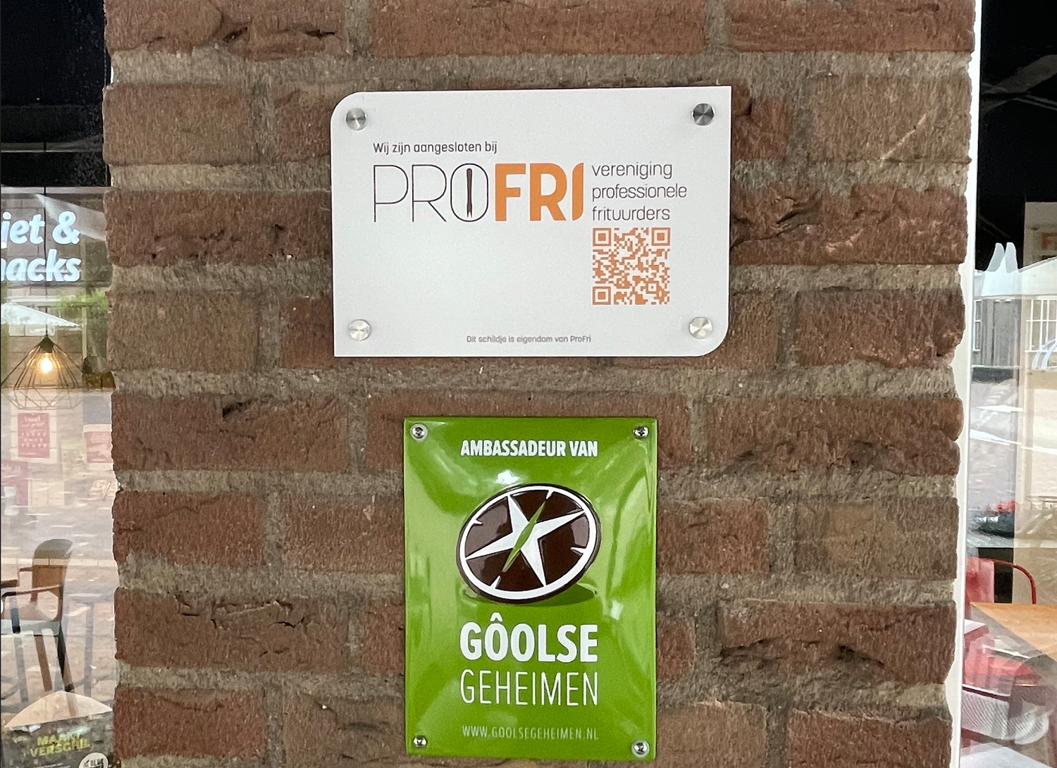 "ProFri-schildje op de gevel triggert de klant..." - Frituurwereld