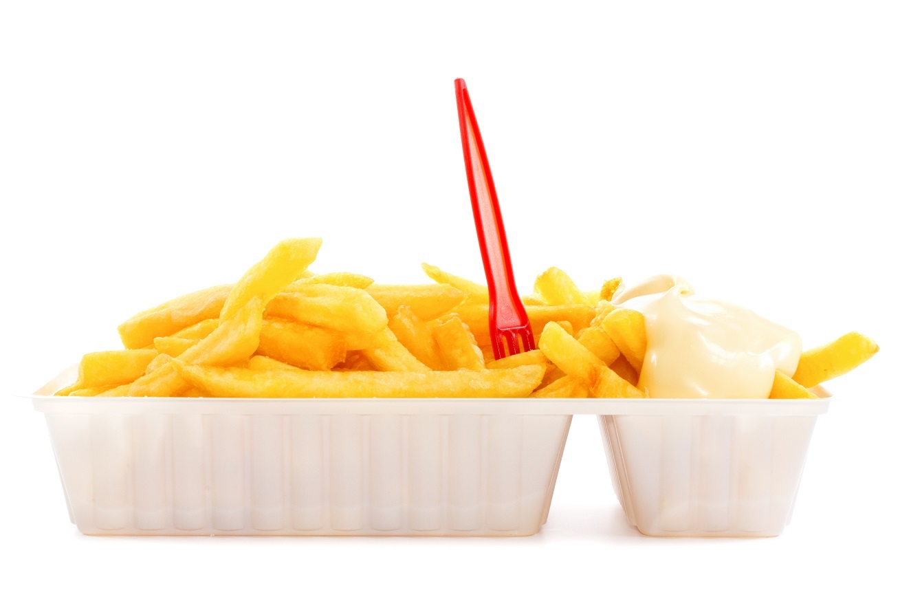 Plastic toeslag voor snackverpakkingen van tafel - Frituurwereld