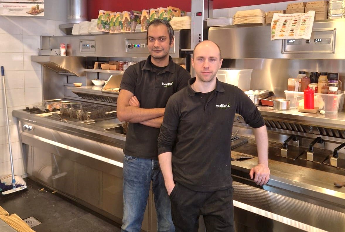 Vrienden nemen Kwalitaria in Pijnacker over - Frituurwereld