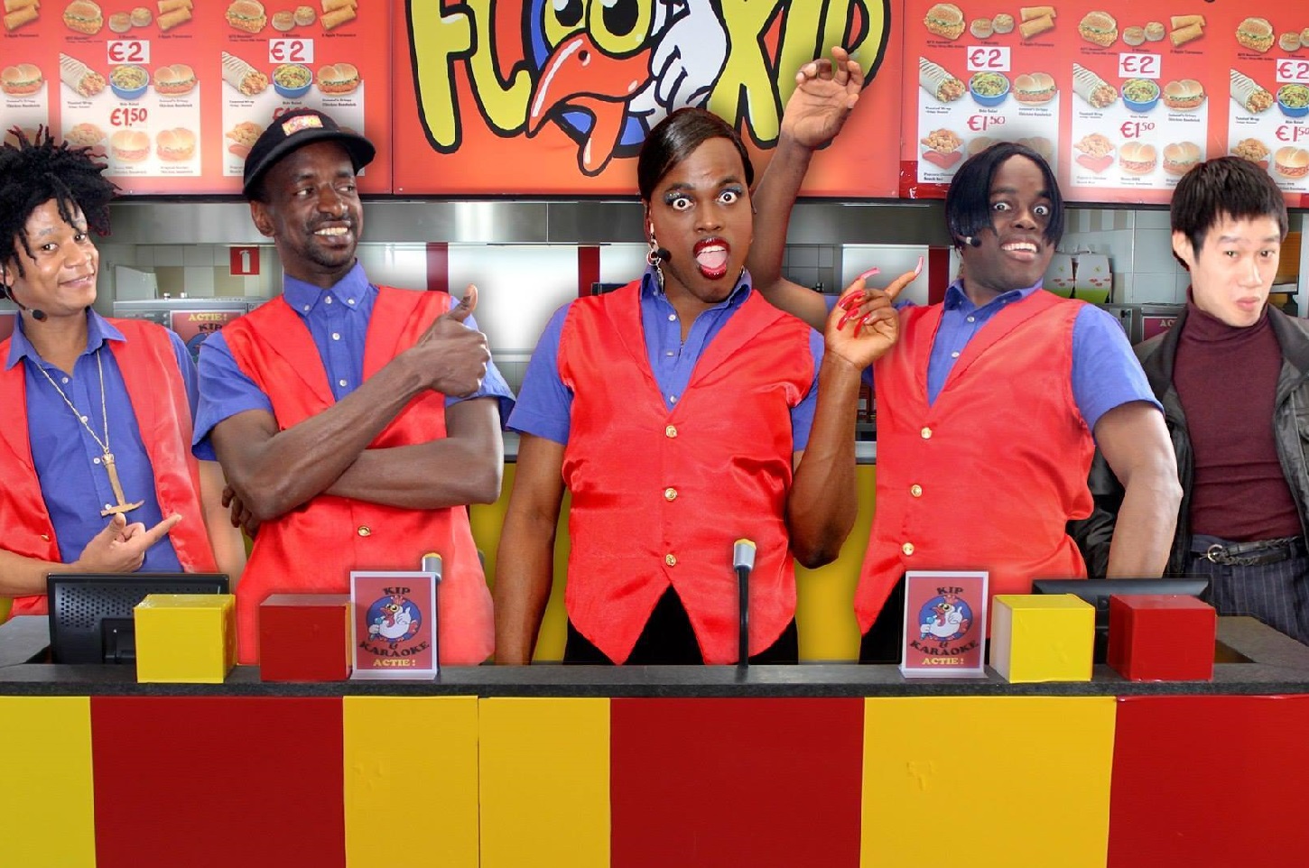 FC Kips Ping Pingsaus bij 't IJsbeertje in Deventer - Frituurwereld