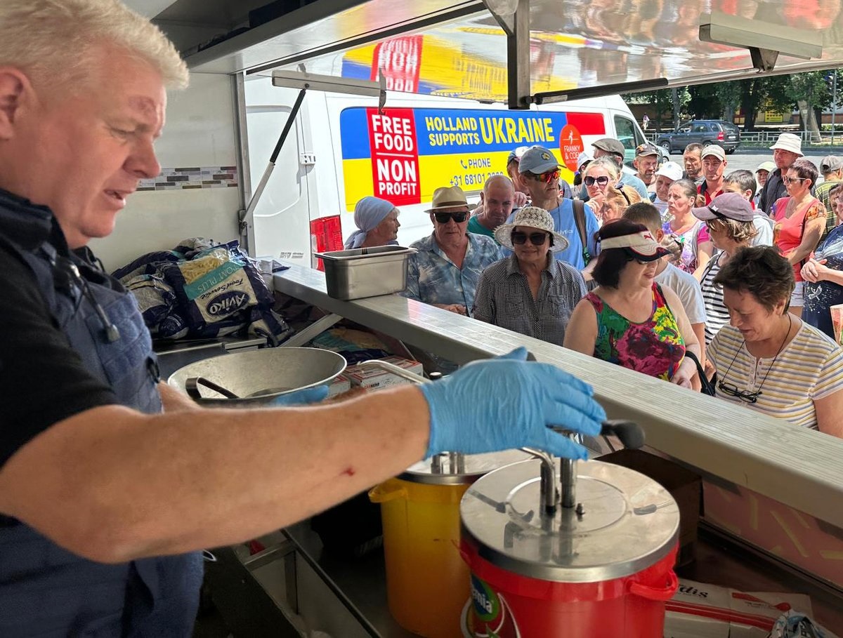 Franky en Coen delen friet uit, maar doen ook evacuaties - Frituurwereld