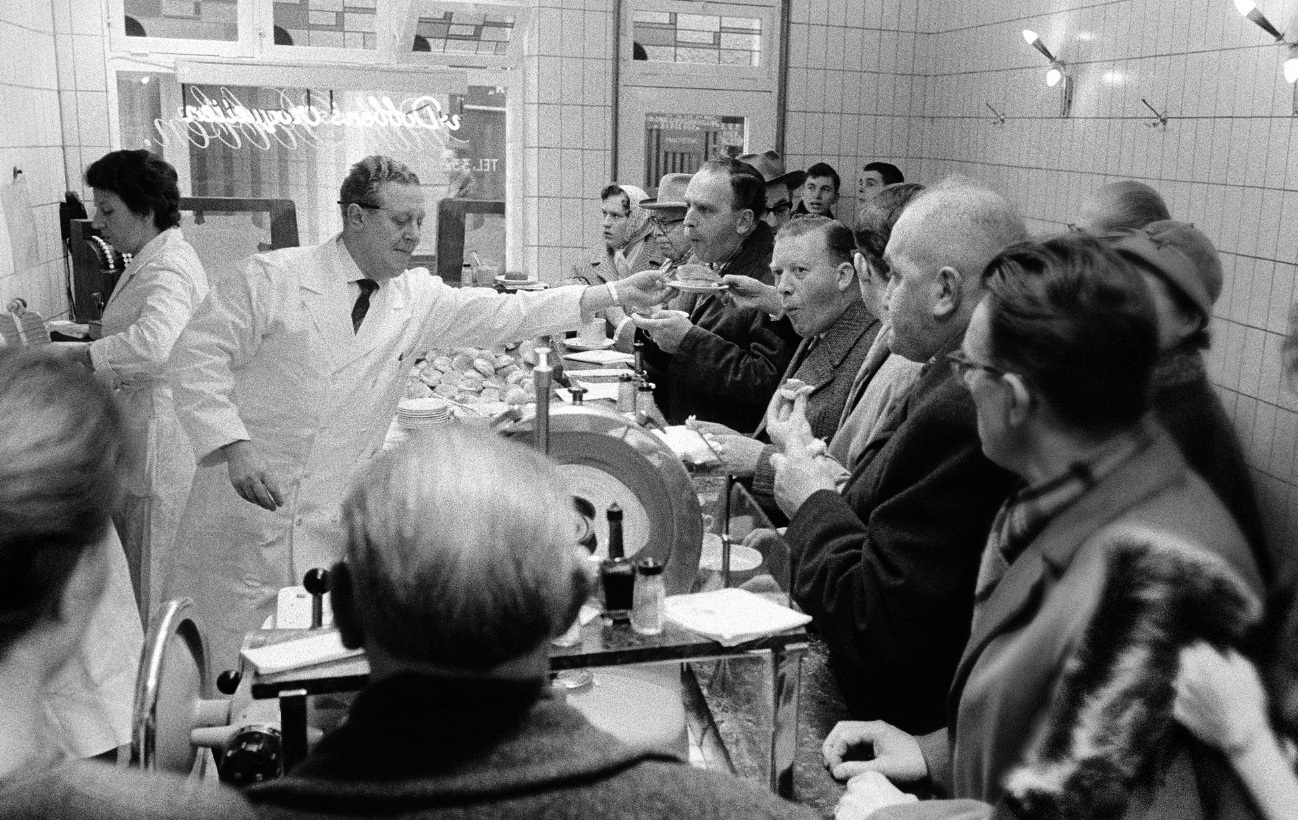 Eetsalon Van Dobben is 80 jaar - Frituurwereld